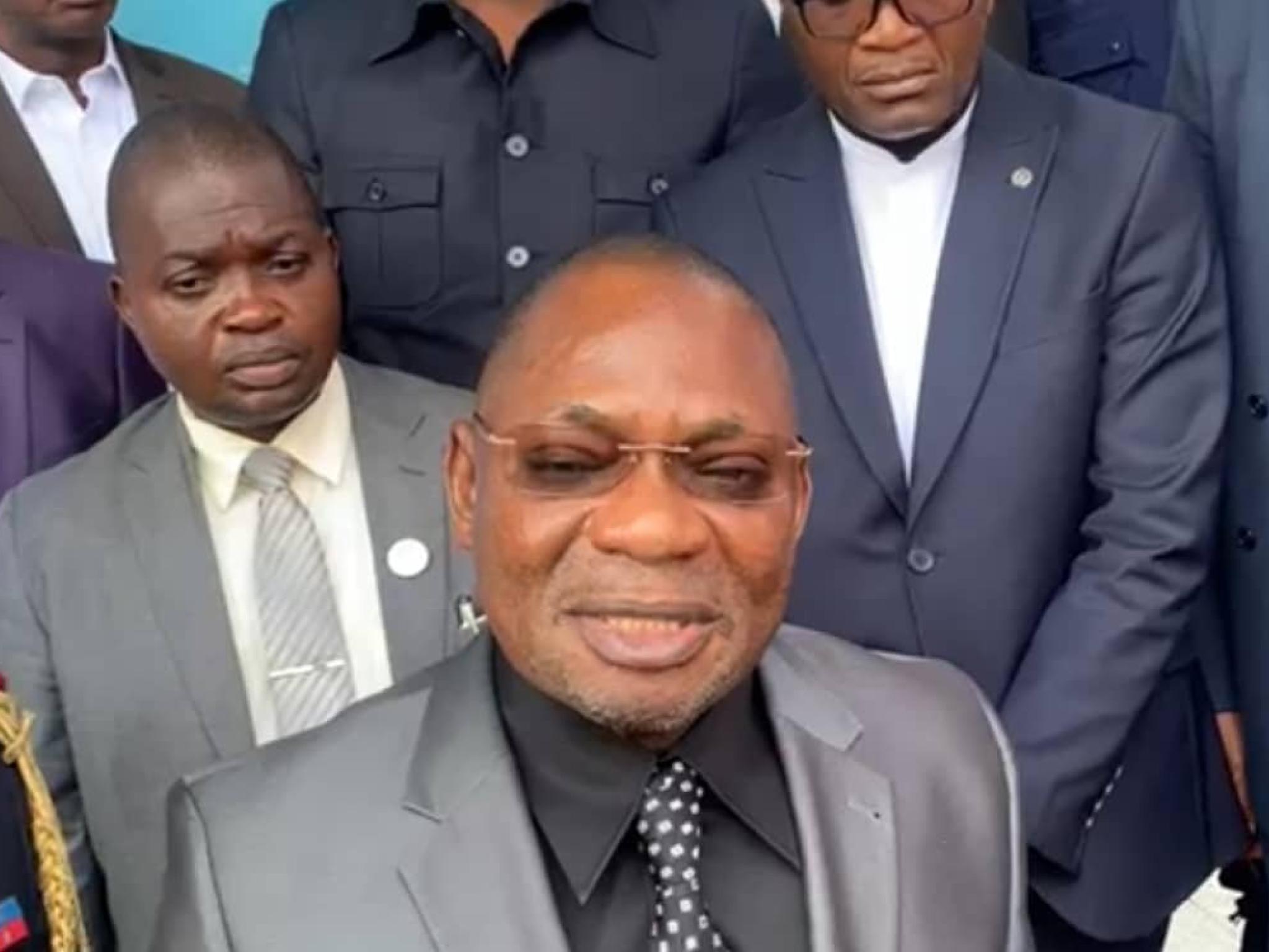 UNE COMMUNICATION QUESTIONNABLE : Les silences sur les rapports des ...